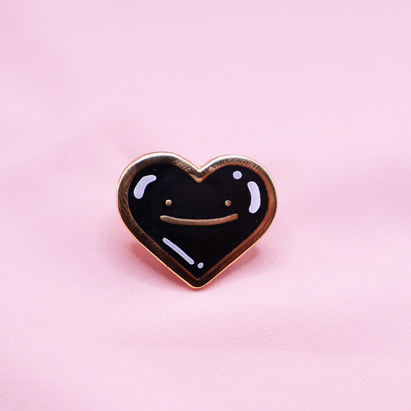 [BLACK GLITTER] MINI DITTO HEART ENAMEL PIN – MAMOBOT